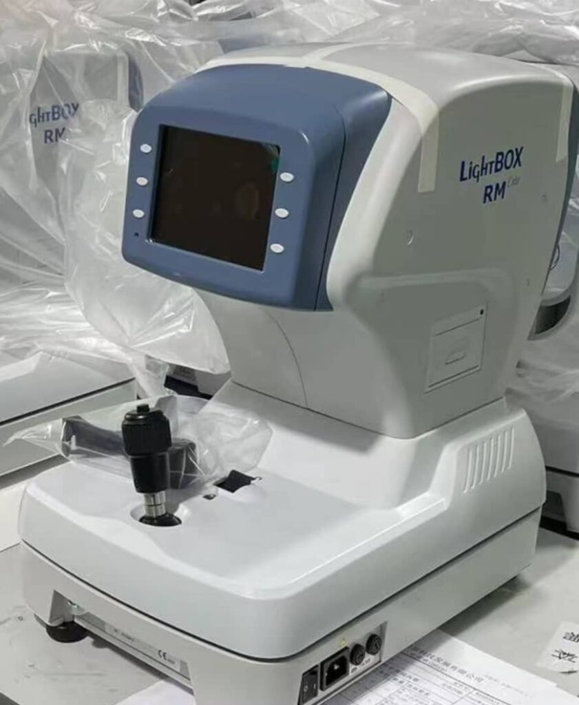 Autorefractor (Lightbox) - Unique Eye Centre Ltd